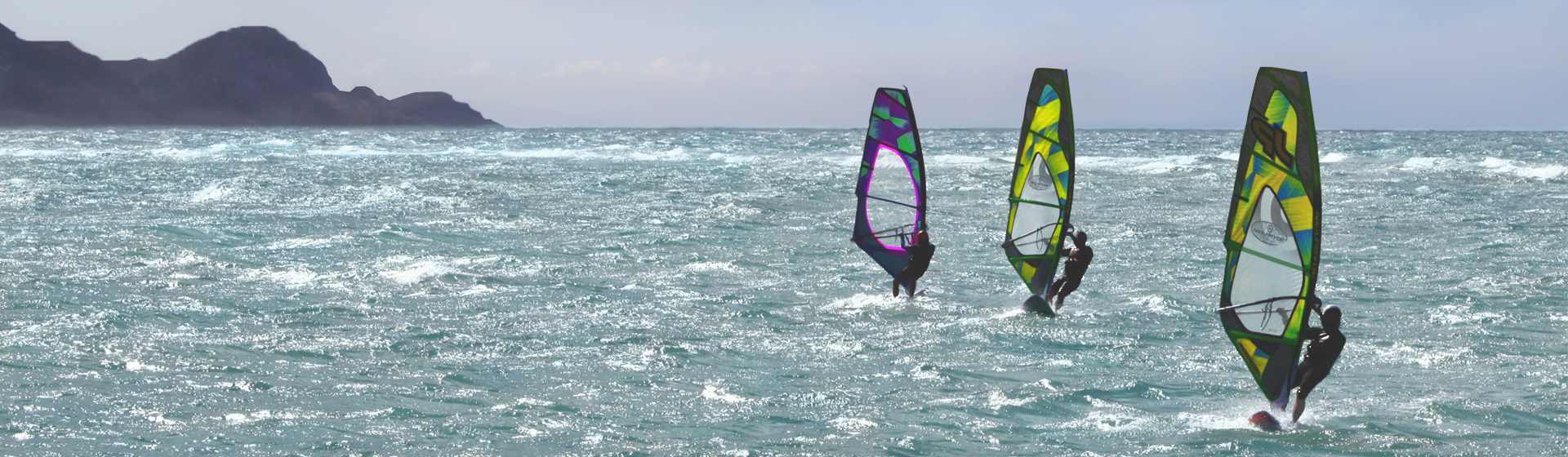 Premium Dach- und Surfboxen aus GFK von Mobila