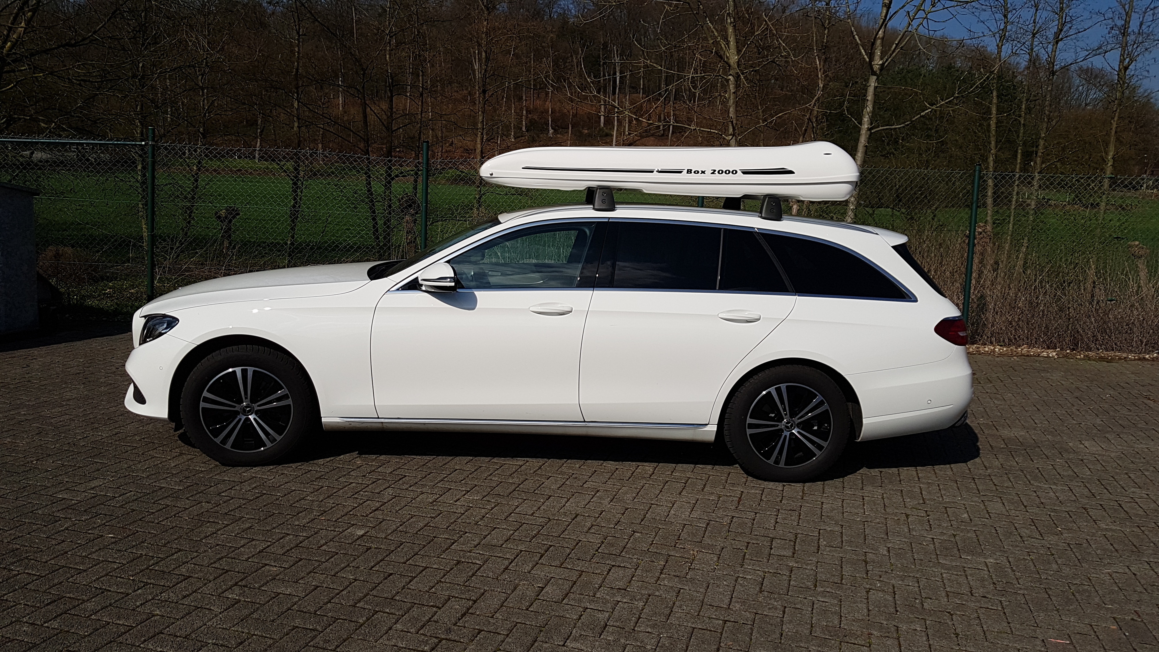 Kundenbilder - Premium Dachbox aus GFK von Mobila